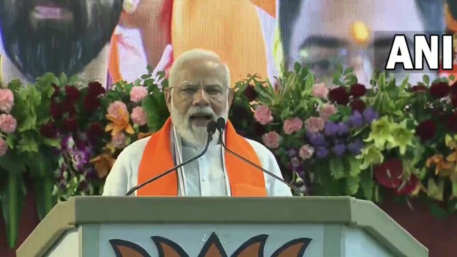 In Bhopal, PM Modi Poses Question on Uniform Civil Code, Gives 'Option ...