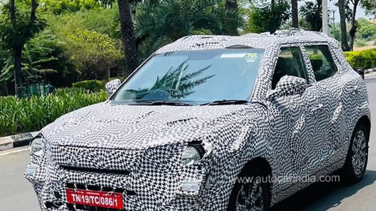Mahindra XUV 300 Facelift To Get Panoramic Sunroof, Check Details ...
