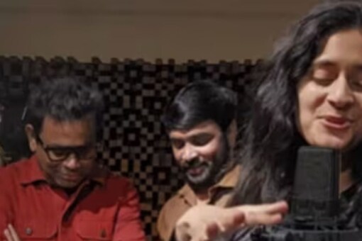 AR Rahman Channels His Inner Actor, Recreates Raawadi Meme With Shuba ...