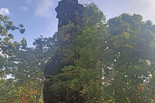 A Look At Kalache Kallu, The Biggest Single Stone In Yellapur Village ...