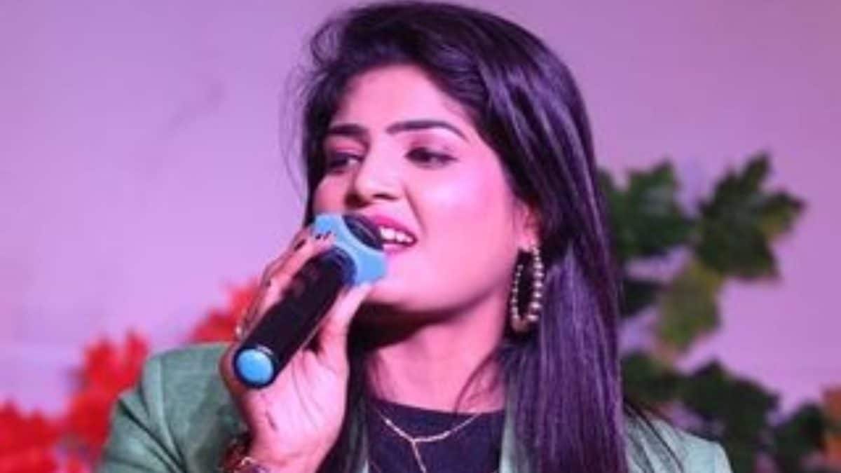 Shocking! Bhojpuri Singer Nisha Upadhyay Suffers Bullet Injury During Her Show In Patna | Movies ...