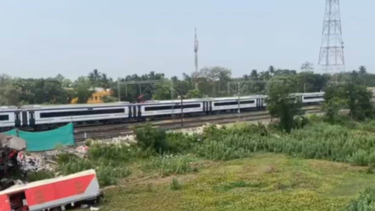 Mathura Train Accident: Railways Spells Out Dos and Don'ts for EMU ...