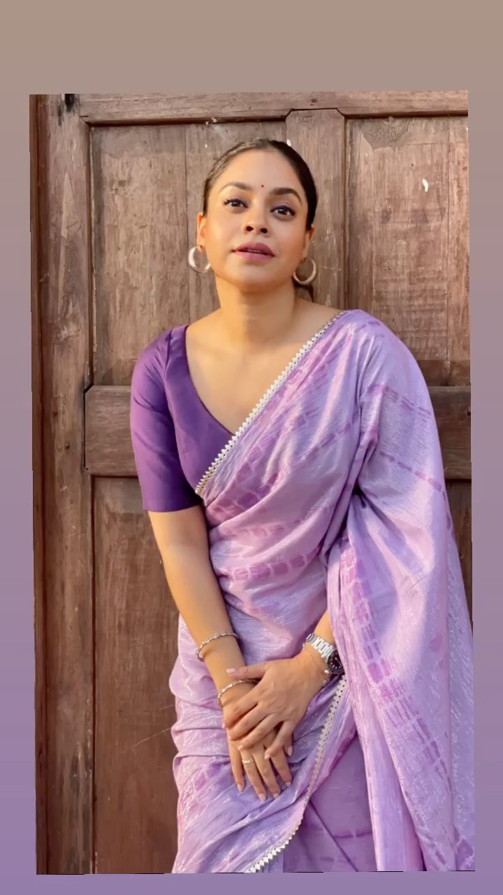 Sumona Chakravarti Birthday: Sarees to Swimwear, These Outfits of the ...