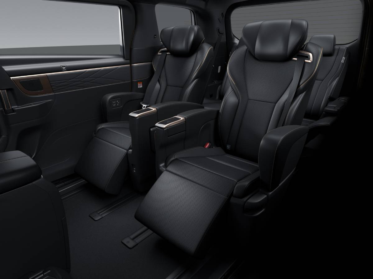 All-New Toyota Alphard in Pics: See Design, Features, Interior and More ...