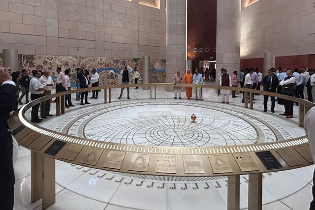 Foucault's Pendulum in New Parliament: A Unique Device Showing Earth's ...