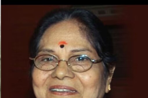 Kannada Artists' Heartwarming Surprise For Veteran Actress Leelavathi ...