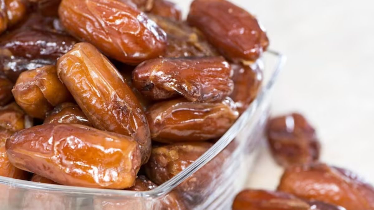 How To Use Dry Dates For Glowing Skin And Healthy Hair | Lifestyle News ...