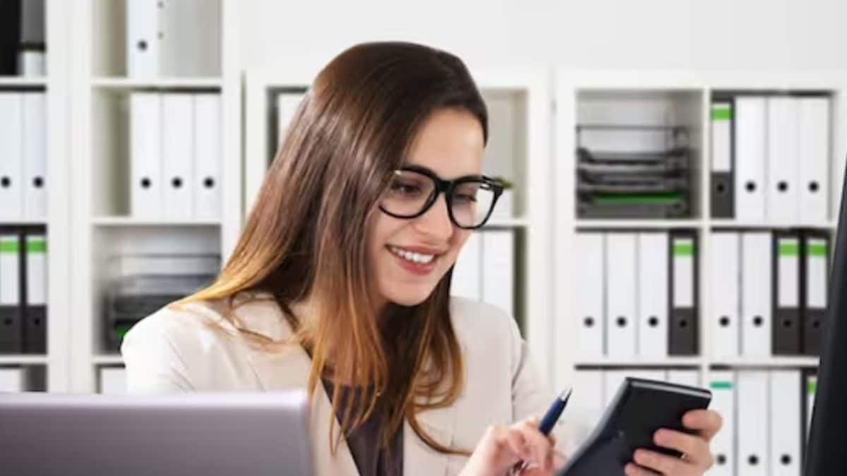 Understanding The Distinction Between Company Secretary And Chartered ...