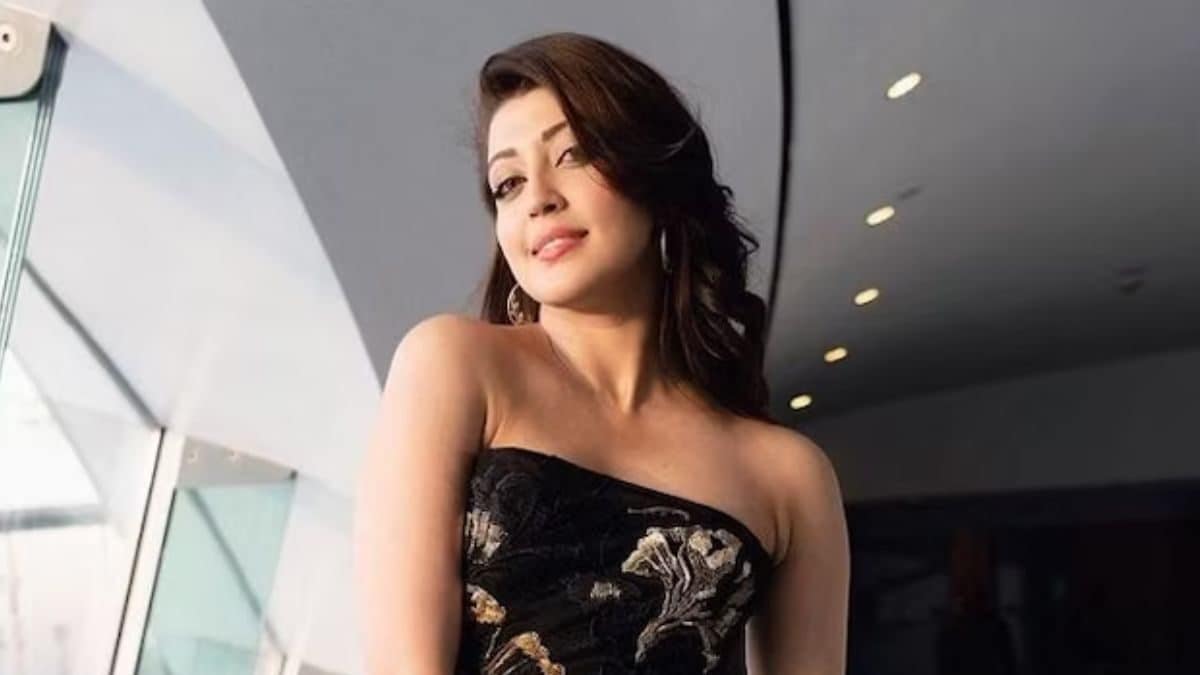 Pranitha Subhash Looks Stunning In A Black And Golded Gown, See Pic ...