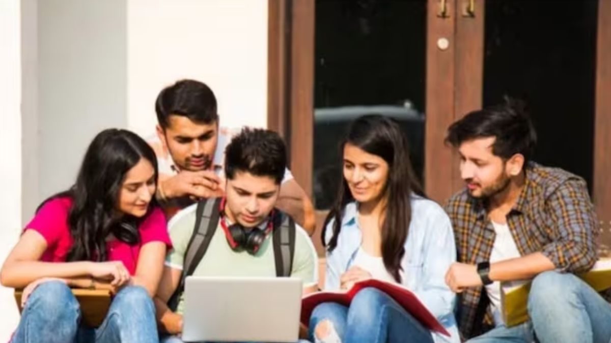 Navigating the College Selection Process, Essential Tips for Choosing ...