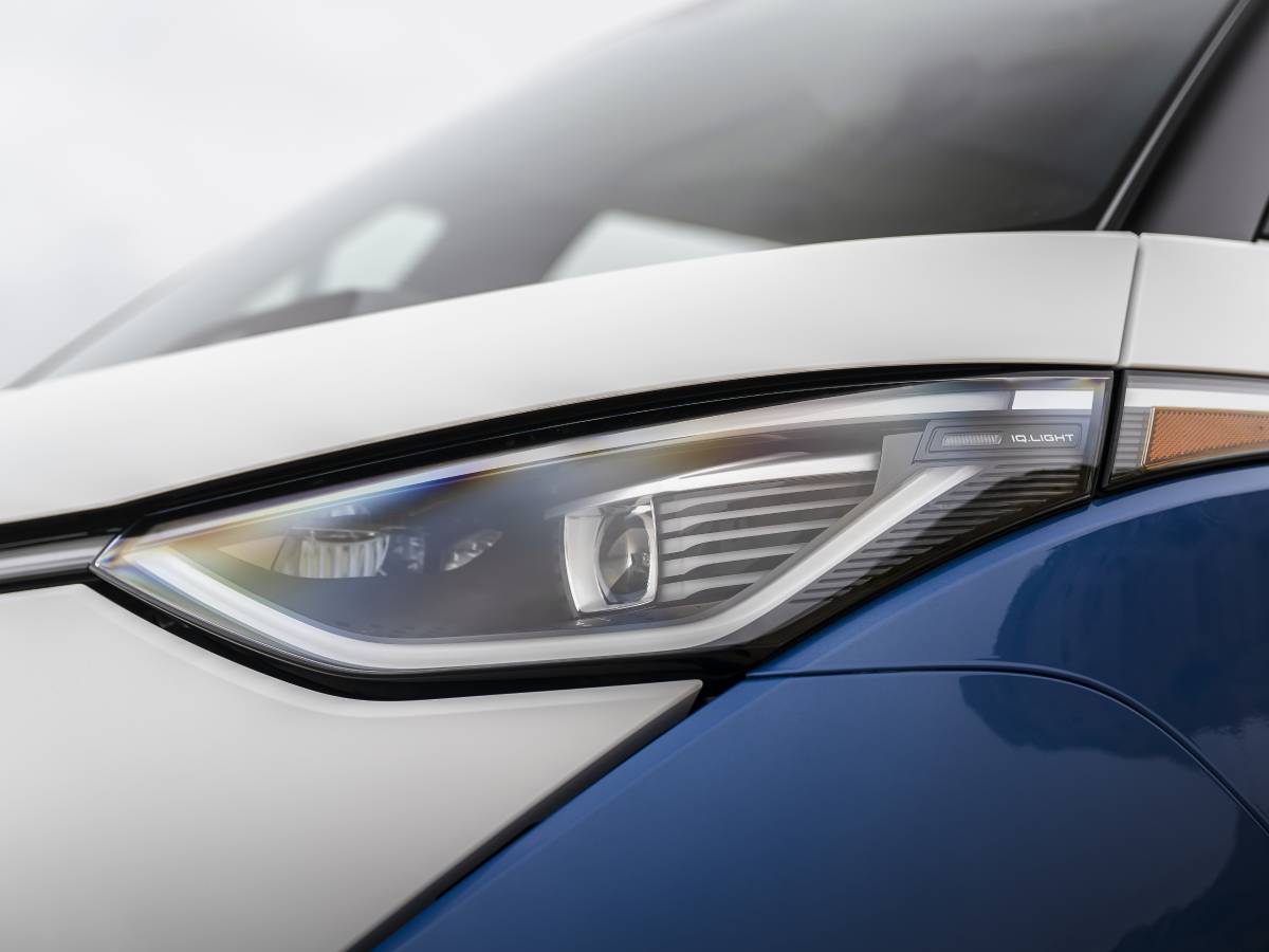 Three-Row Volkswagen ID. Buzz in Pics: See Design, Features, Interior ...