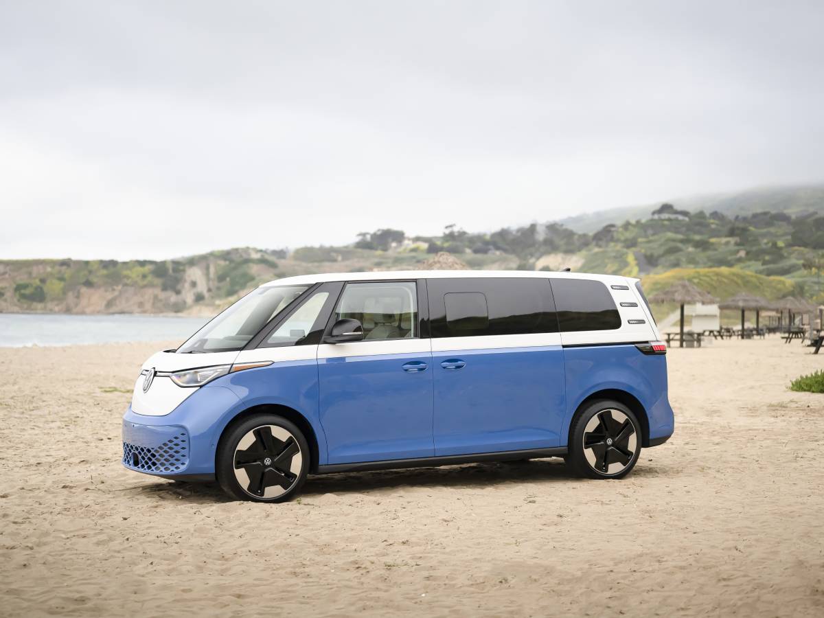 Three-Row Volkswagen ID. Buzz in Pics: See Design, Features, Interior and More - News18