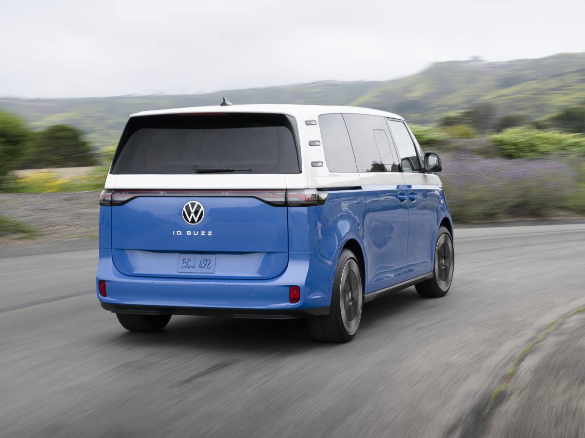 Three-Row Volkswagen ID. Buzz in Pics: See Design, Features, Interior and More - News18