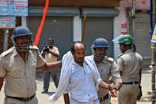 Clashes Between TMC, ISF Workers in Bengal's Bhangar Over Panchayat ... Clashes Between TMC, ISF Workers in Bengal's Bhangar Over Panchayat ...