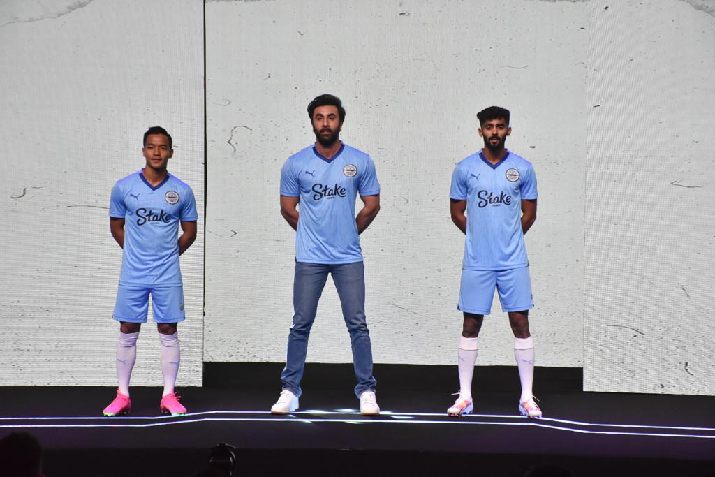 Ranbir Kapoor And Mumbai City FC Unveil New Club Crest and Kit for 2023 ...