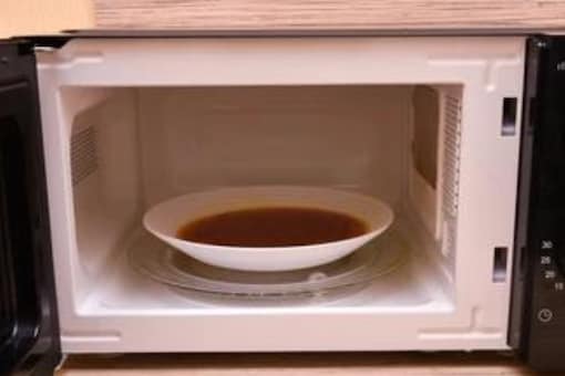 Microwaving Food Containers Can Expose One To Toxic Nano-Plastics ...