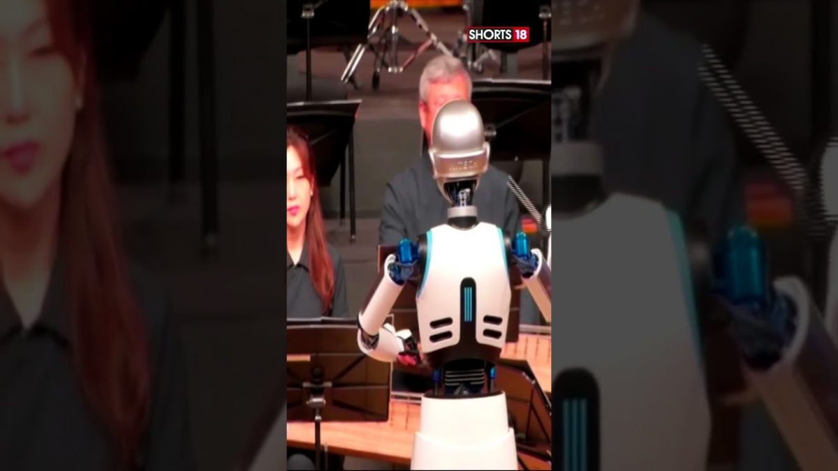 An Android EveR 6 Robot Takes Podium As Orchestra Conductor In Seoul ...