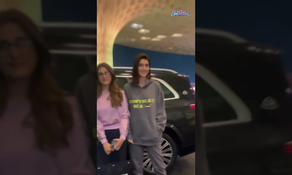 Stunning Sister Duo Kriti Sanon And Nupur Sanon Papped At The Mumbai ... Stunning Sister Duo Kriti Sanon And Nupur Sanon Papped At The Mumbai ...