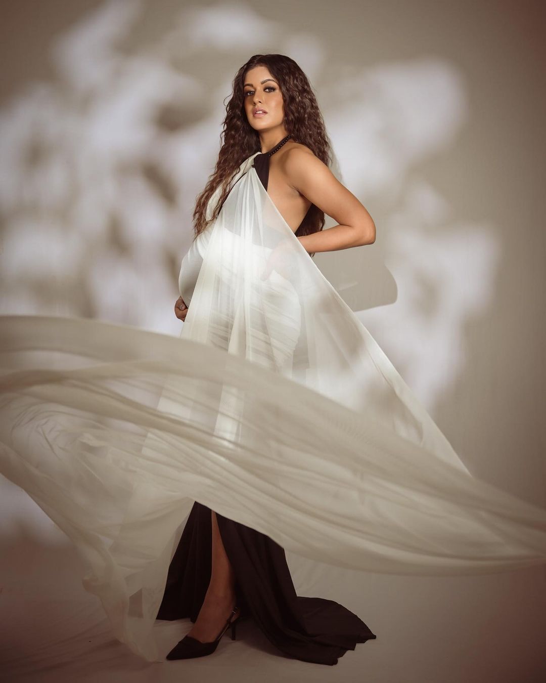 Here's A Sneak Peek Into Drishyam Actor Ishita Dutta's Maternity Shoot ...
