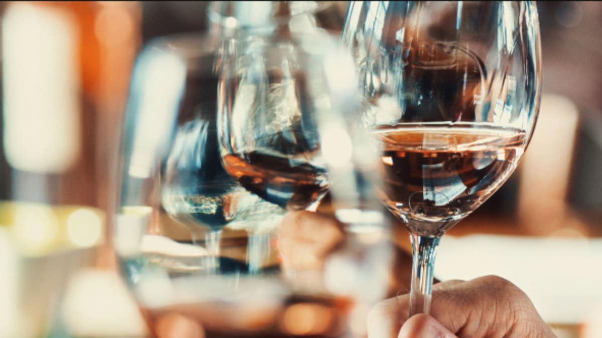 Why Light to Moderate Alcohol Intake Could Reduce the Risk of Heart ...