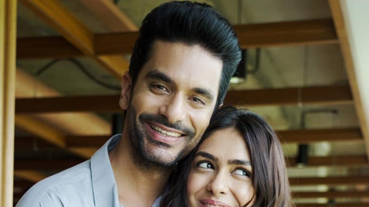 Angad Bedi To Debut In Telugu Cinema With Hi Nanna Alongside Lust Stories 2 Co-Star Mrunal ...