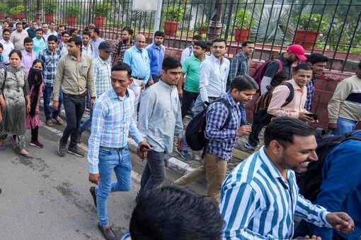 BSF Admit Cards Released for Group B, C Posts at bsf.gov.in, How to ...