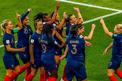 'Give That Wo-Man a Medal': Creative Ad Captures Fans Attention Ahead ...