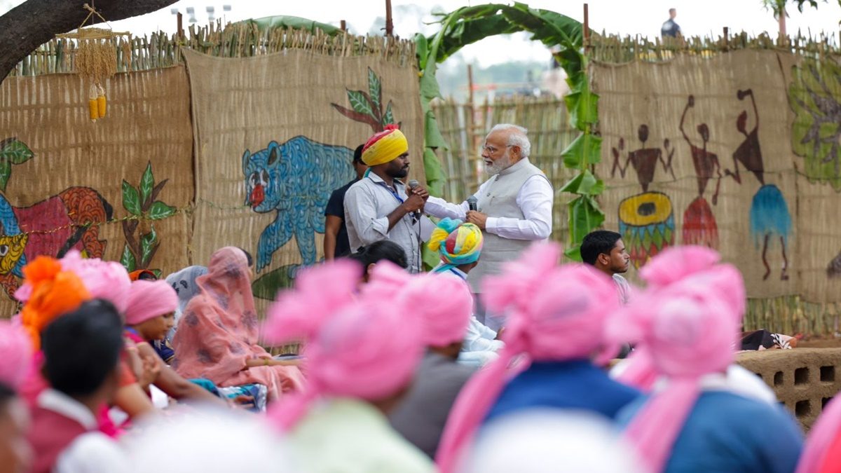 In Pictures: PM Modi Interacts With Tribal Leaders, Young Football ...