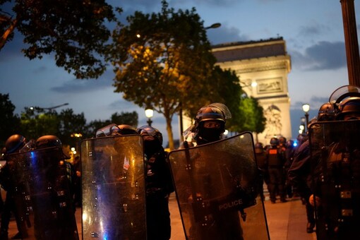 France Riots Highlights: 719 Arrested As Unrest Continues; 577 Vehicles ...