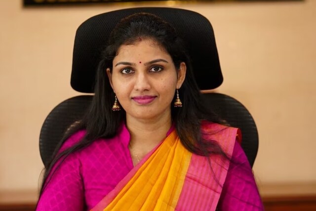 Meet IAS Renu Raj Who Cracked UPSC Civil Services on First Attempt With ...