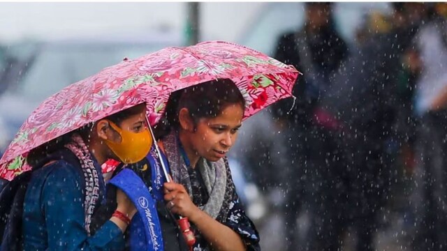 Delhi Records Its Highest One-day Rainfall in 20 Years, Yellow Alert ...