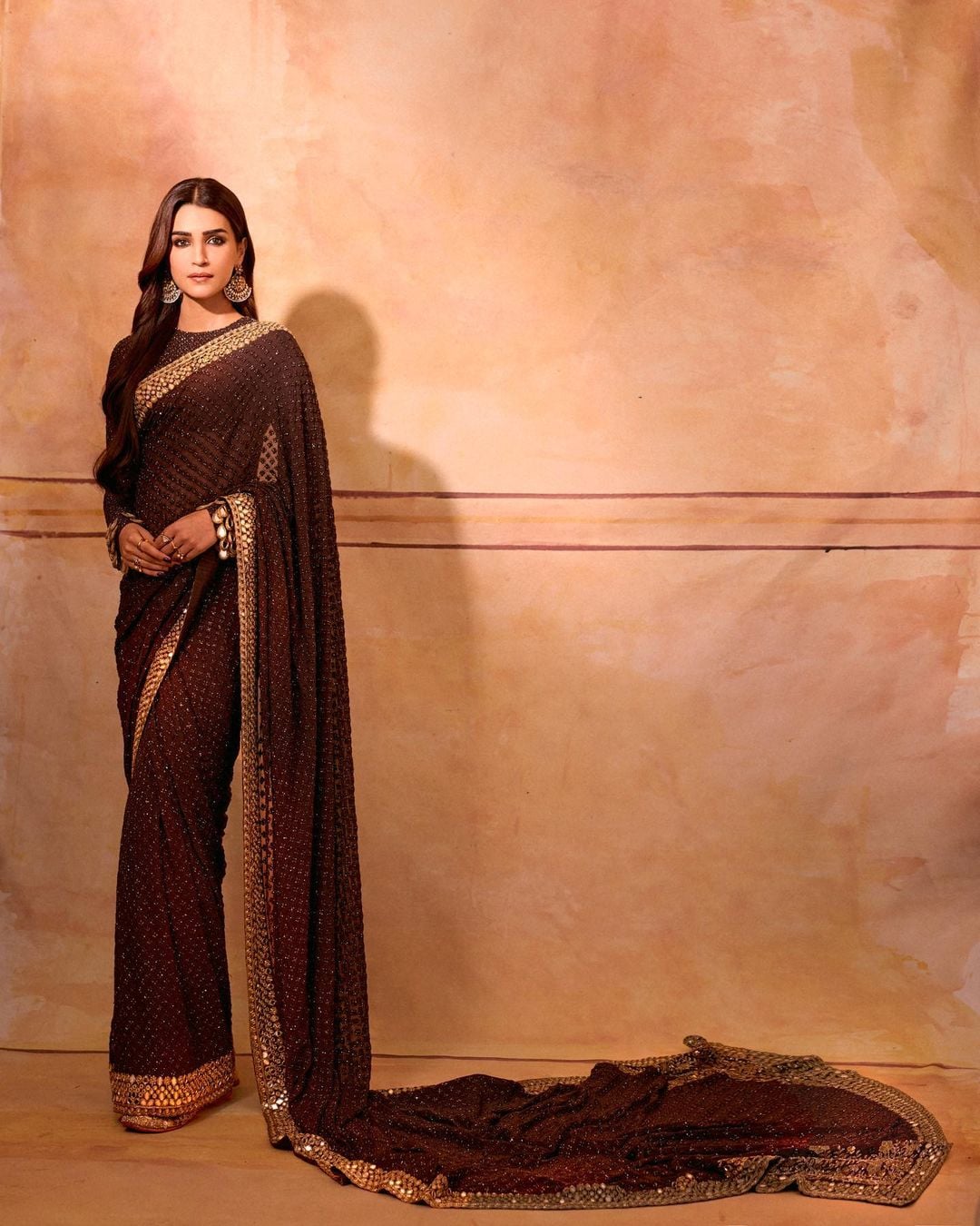 Seeking Ethnic Inspiration? Look At Kriti Sanon's Top 6 Traditional ...