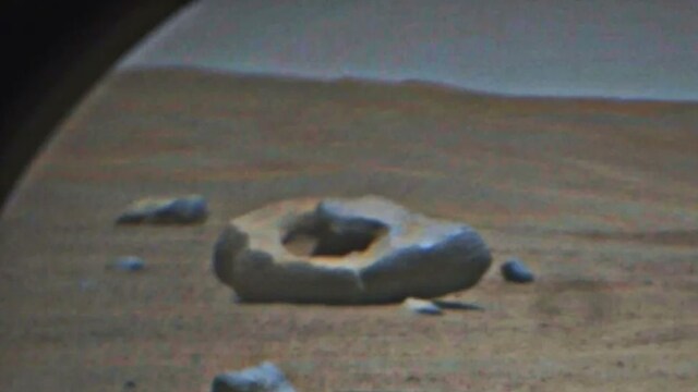 Mysterious 'Doughnut' Shaped Rock Found on Surface of Mars, Pic Goes ...
