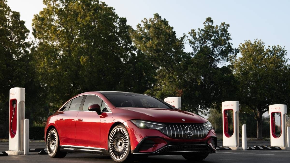 Mercedes-Benz Joins Bandwagon of Manufacturers Using Tesla EV Charging ...