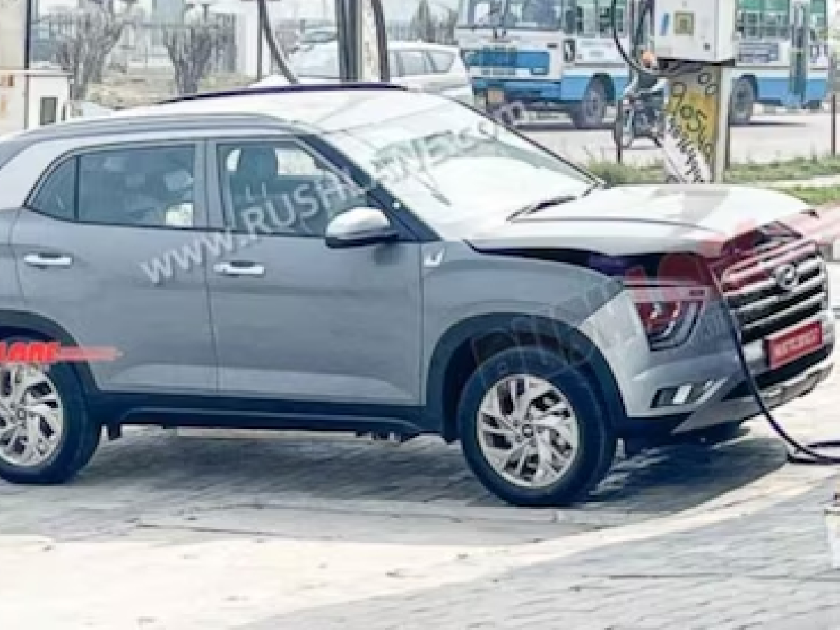 Hyundai Creta EV Interiors Spied, Checkout What's New | Auto News - News18