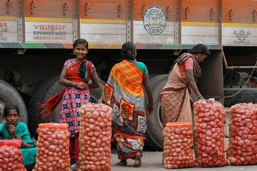 After Tomato, Now Onion Likely To Bring Tears In The Eyes Of Consumers; Check Why - News18