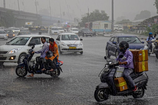 Mumbai Rains: Heavy Rainfall Expected in City This Week; Orange Alert ...