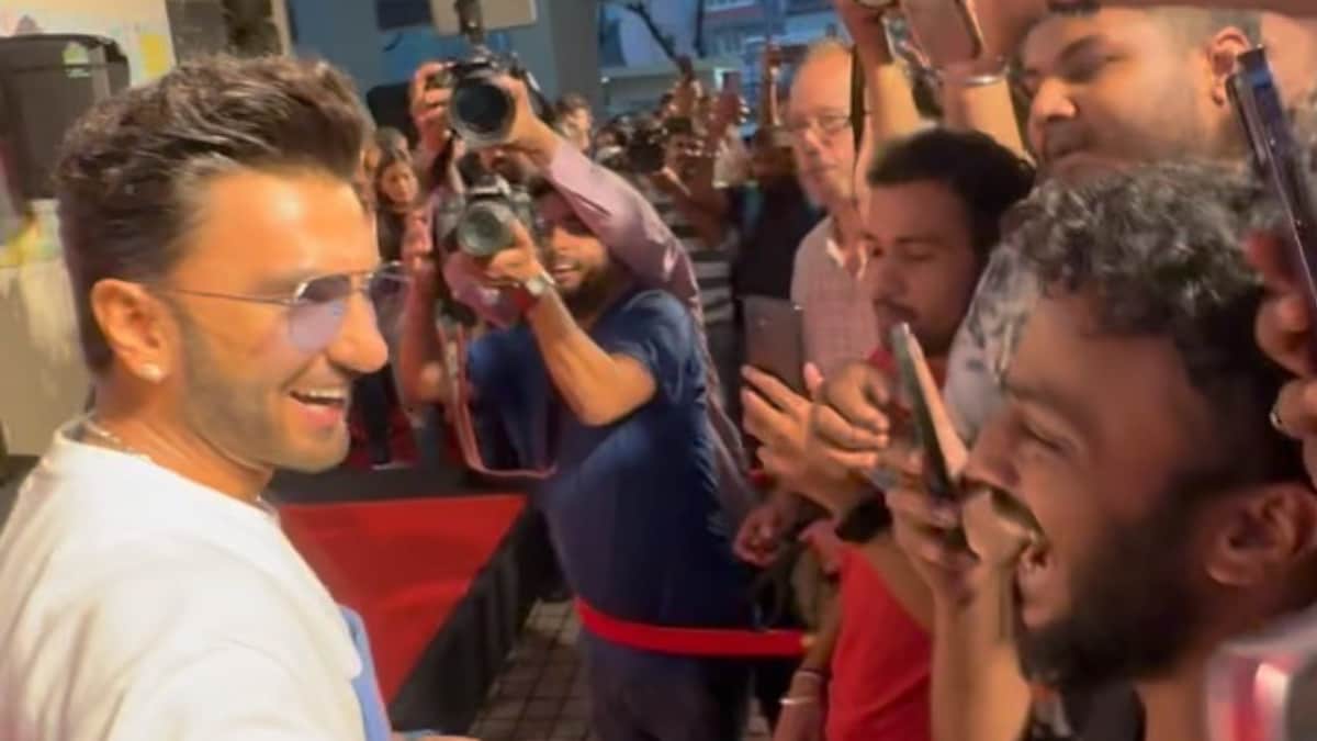 Ranveer Singh Aka 'Rocky Randhawa' Is Loved By All And Here's Proof ...