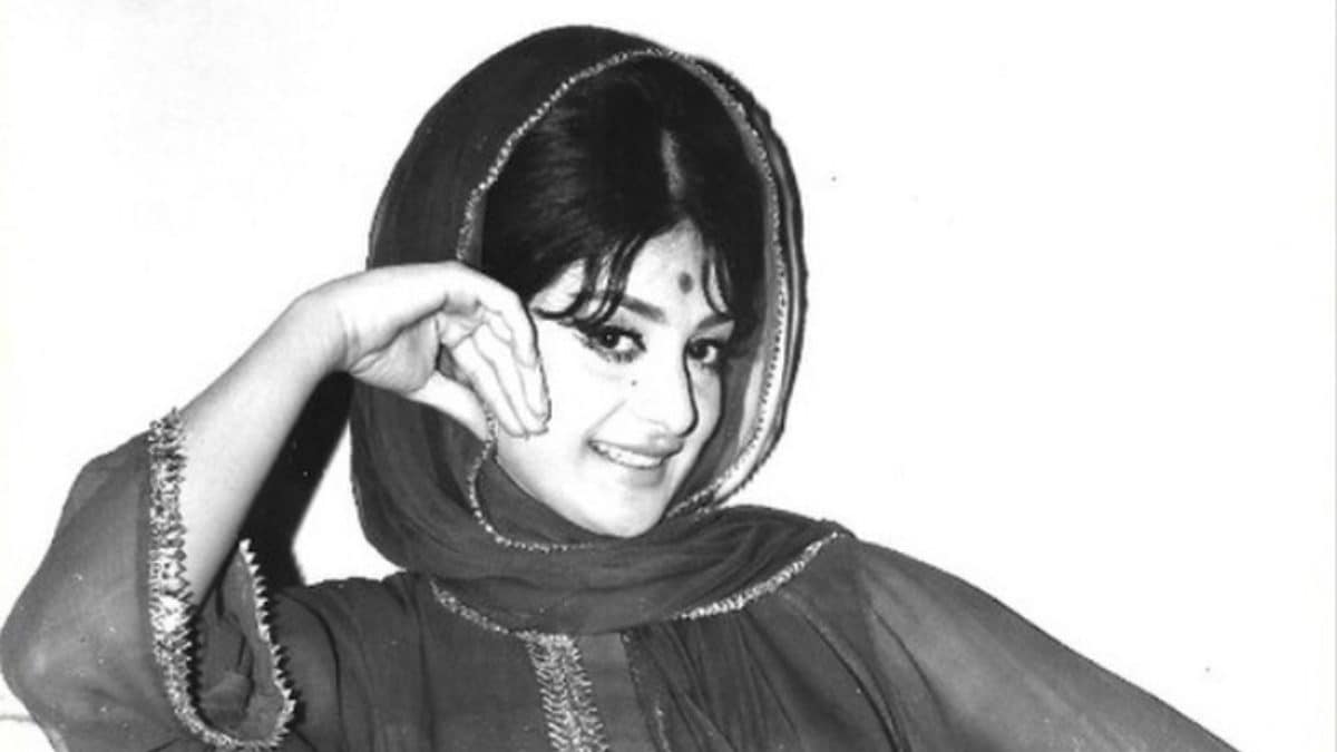 Saira Banu Misses Her 22 Inches Waistline As She Shares Throwback Photo ...