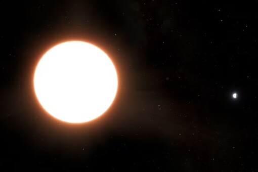 Alien Planet With Metallic Clouds Resembles 'A Giant Mirror in Space ...