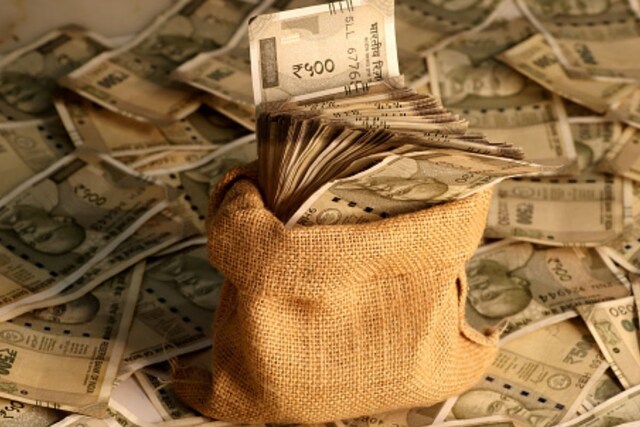 Kerala Sanitation Workers Pool Money to Buy Rs 250 Lottery Ticket, Win ...