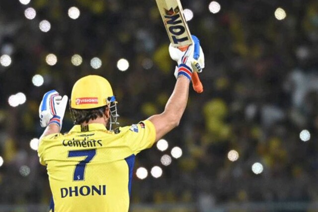 BuzzFix: How Dhoni Fans Don't Wait for Captain Cool's Birthday To ...