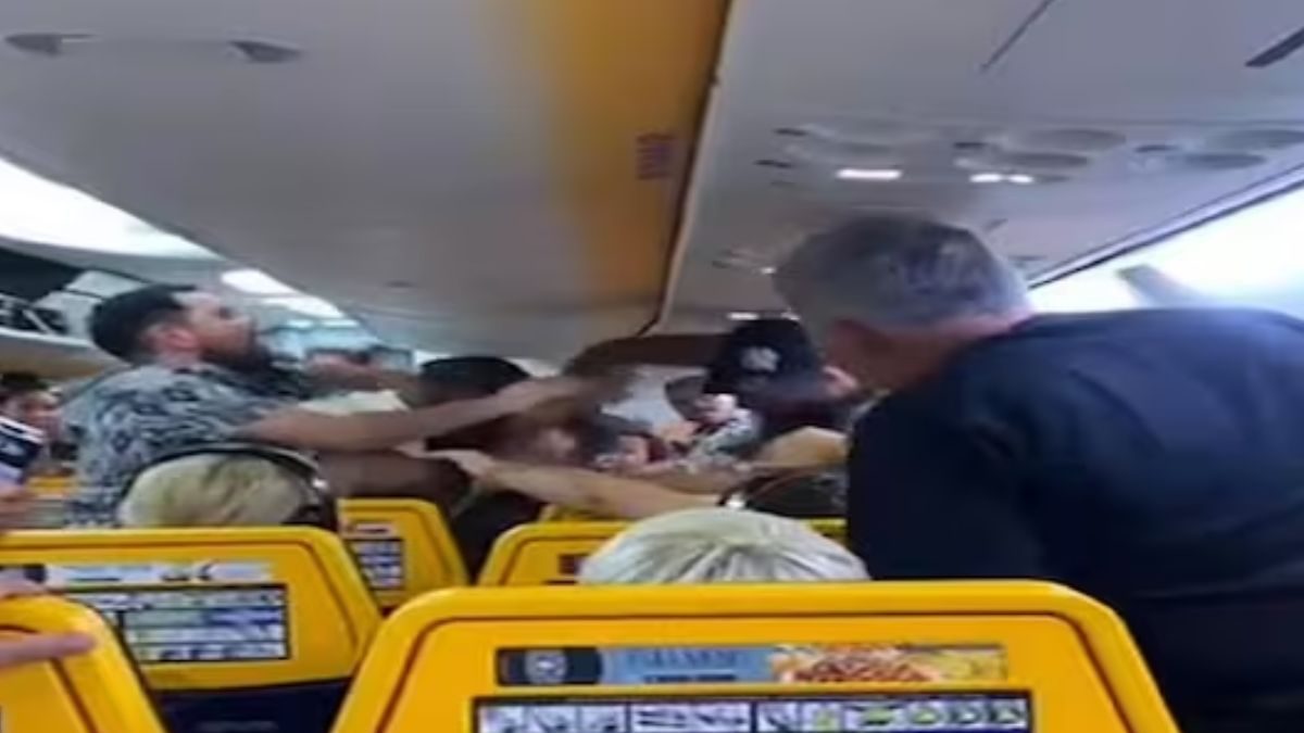 Brawl Between Two Male Passengers On Ryanair Flight Cause 2-Hour Delay ...