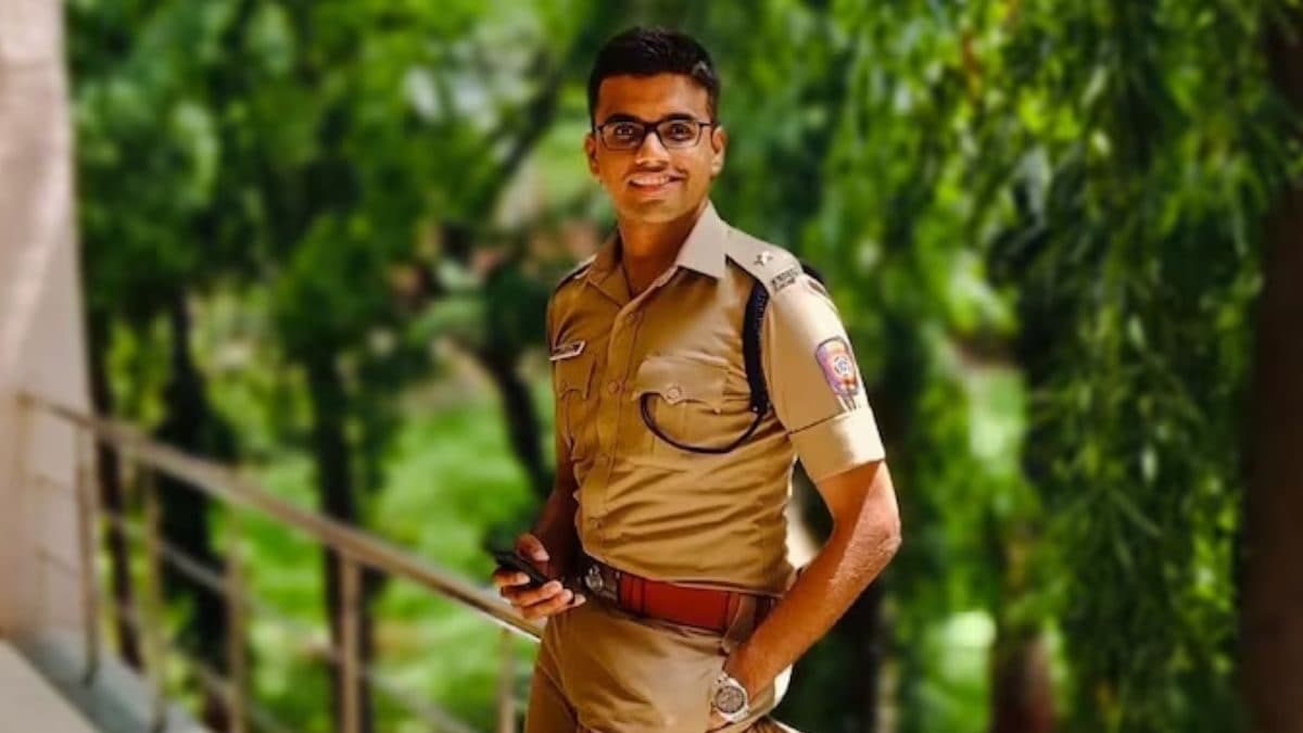 Meet IPS Archit Chandak, The IITian Who Left Rs 35 Lakh Job And Cracked UPSC | Education and ...