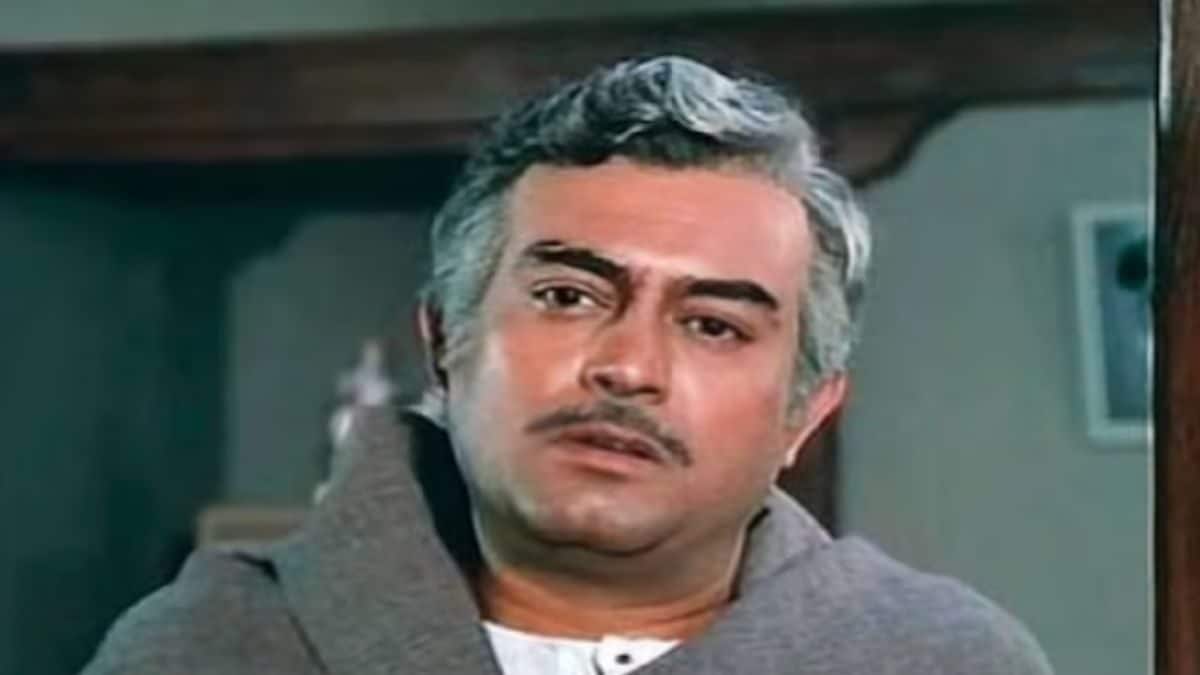 Not Sanjeev Kumar This Actor Was The First Choice To Play Thakur Baldev Singh In Sholay News18