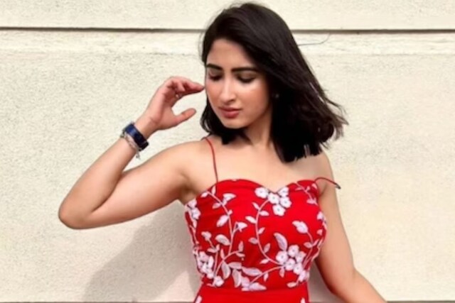 Kannada Actress Sanya Iyer Looks Phenomenal In Her Retro Look, Watch Video - News18