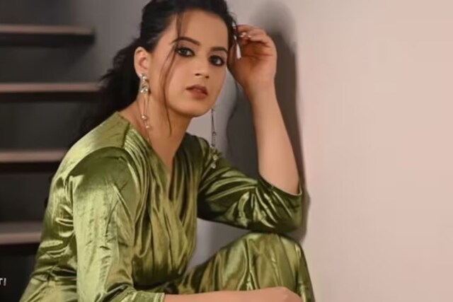 Marathi Actress Prajakta Gaikwad Looks Stunning In This Green Dress See Pics News18