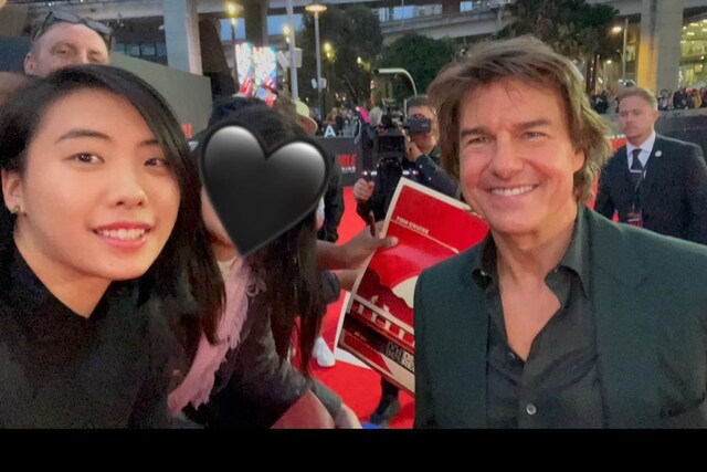 Tom Cruise Can't Stop Blushing As Woman Says 'I Have A Crush On You ...