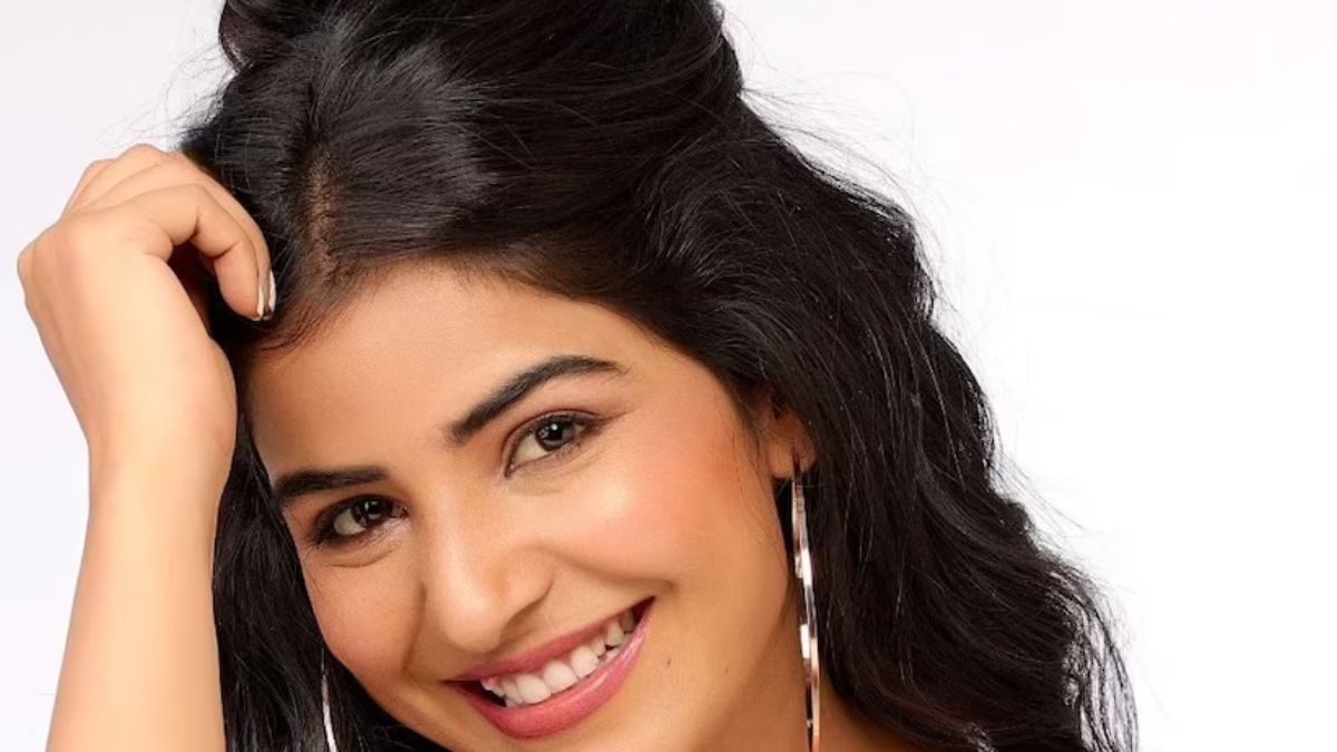 When Actress Shikha Malhotra Suffered Paralysis While Working As Nurse ...