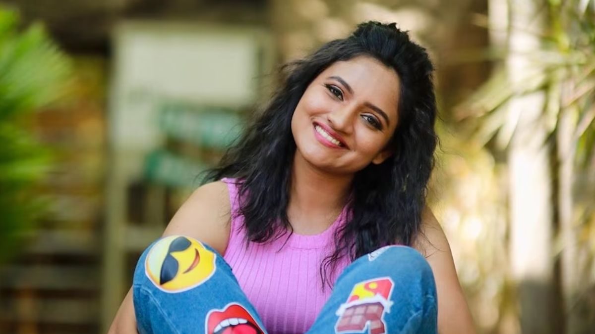 Ranjani Raghavan Keeps It Chic Yet Casual In Her Latest Photoshoot, See ...